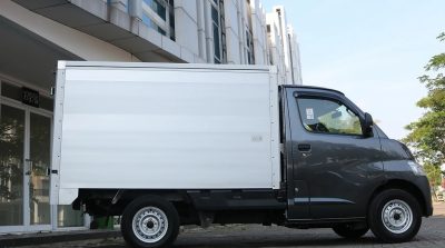 5 Jenis Mobil Angkut Barang dan Tips Memilihnya