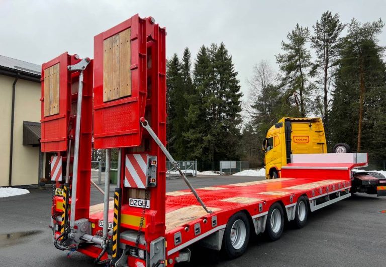 Jenis Truk Trailer yang Sering Digunakan untuk Mengirimkan Barang